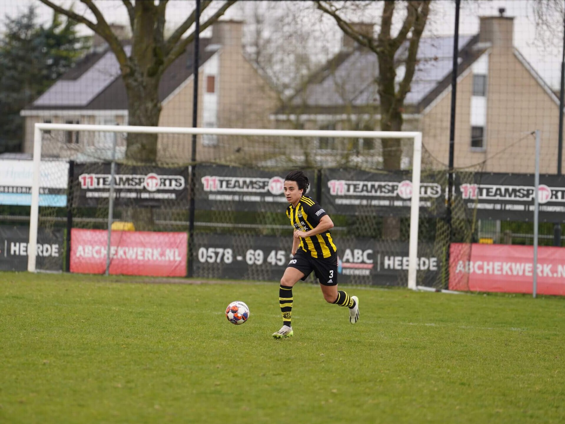 Wegen scheiden tussen Columbia en Thimo van Lier - a.v.v. Columbia